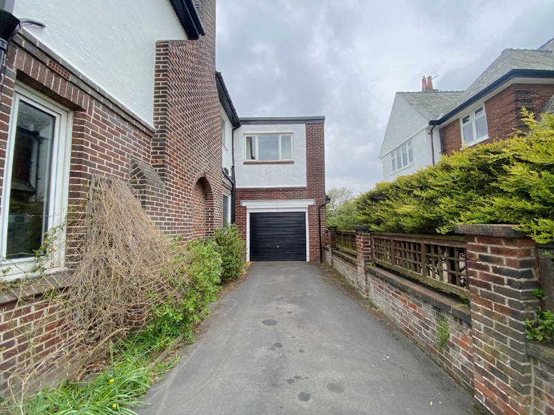 OIEO £525,000 - NORTH PARK DRIVE - BLACKPOOL - FY3 8NH