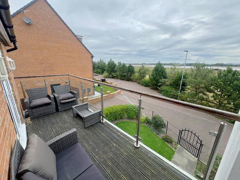 £325,000 - VOYAGER CLOSE - FLEETWOOD - FY7 6FB